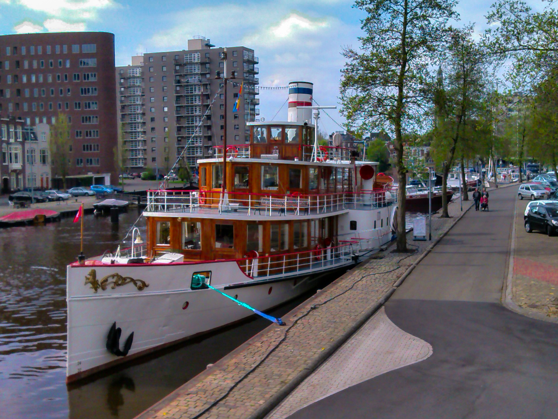 Raderboot ramt twee bruggen | OOG Groningen