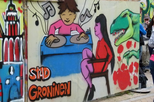 Leon van Gelder geeft Steentilstraat vrolijk kleurtje | OOG Groningen