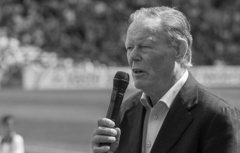 Martin Koeman krijgt standbeeld voor stadion FC Groningen | OOG Groningen