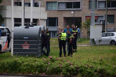 Hulpdiensten rukken uit voor slapende man in container | OOG Groningen