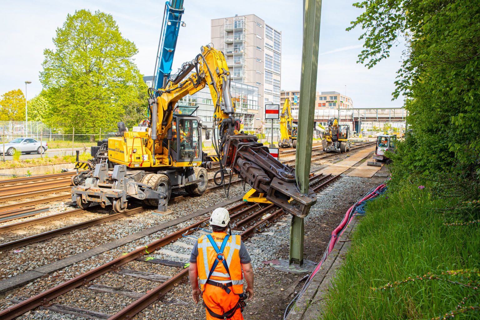 Werkzaamheden aan spoor: “230 Palen, 110 balken, 18 kilometer draad en diverse seinen” | OOG ...