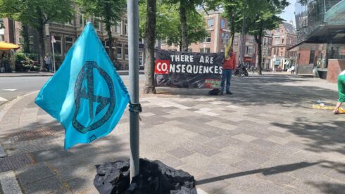 Extinction Rebellion protesteert bij ING-kantoor Hereplein | OOG Groningen