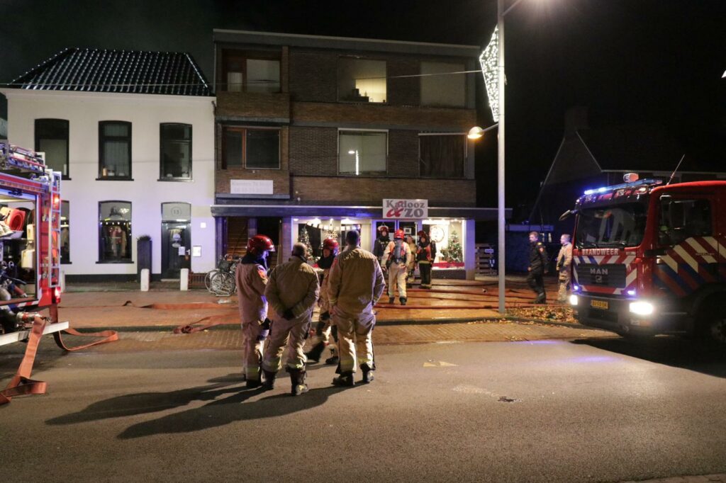 Brandweer Stad assisteert bij grote brand in Hoogezand | OOG Groningen