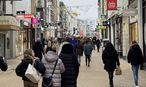 Bevolking groeit harder dan verwacht; Groningen passeert grens van 250. ...