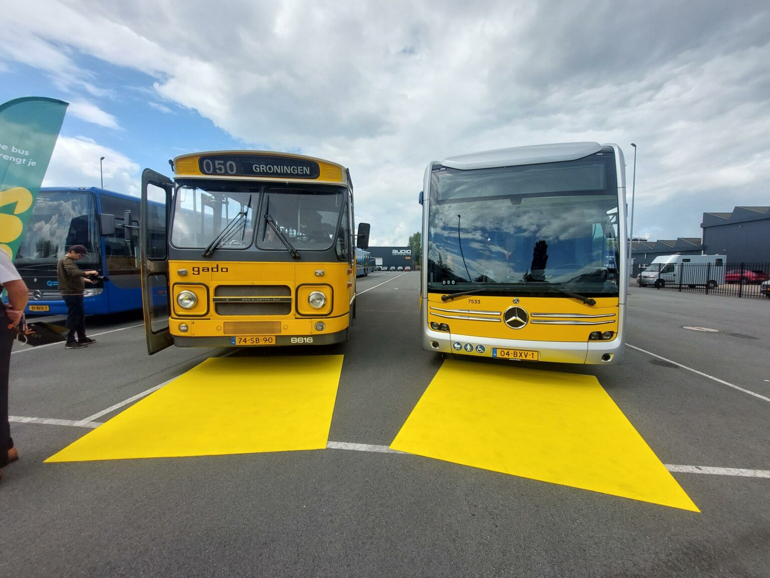 Qbuzz en OV-bureau presenteren nieuwe bussen: “De gele kleur is een ...
