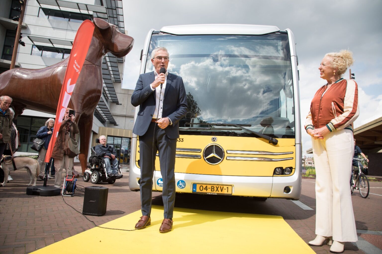 Qbuzz en OV-bureau presenteren nieuwe bussen: “De gele kleur is een ...