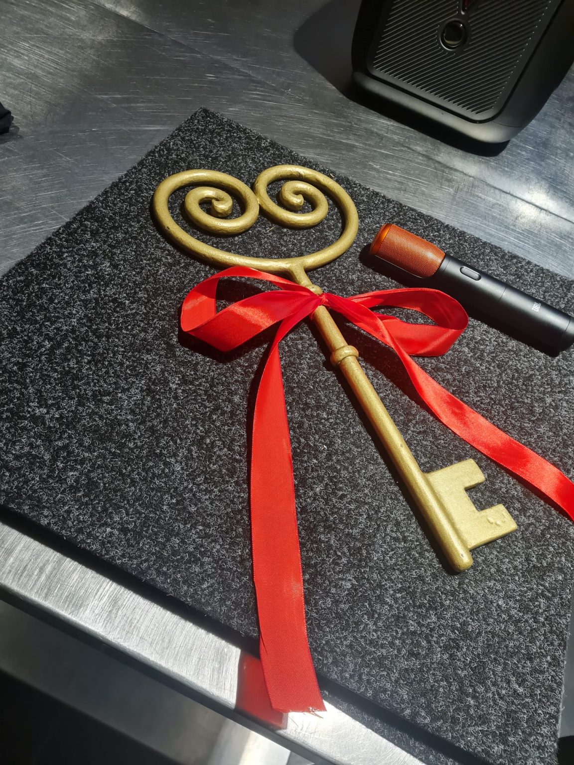 Sinterklaas ontvangt sleutel van werkkamer in Akerk: “Iedereen mag dit ...